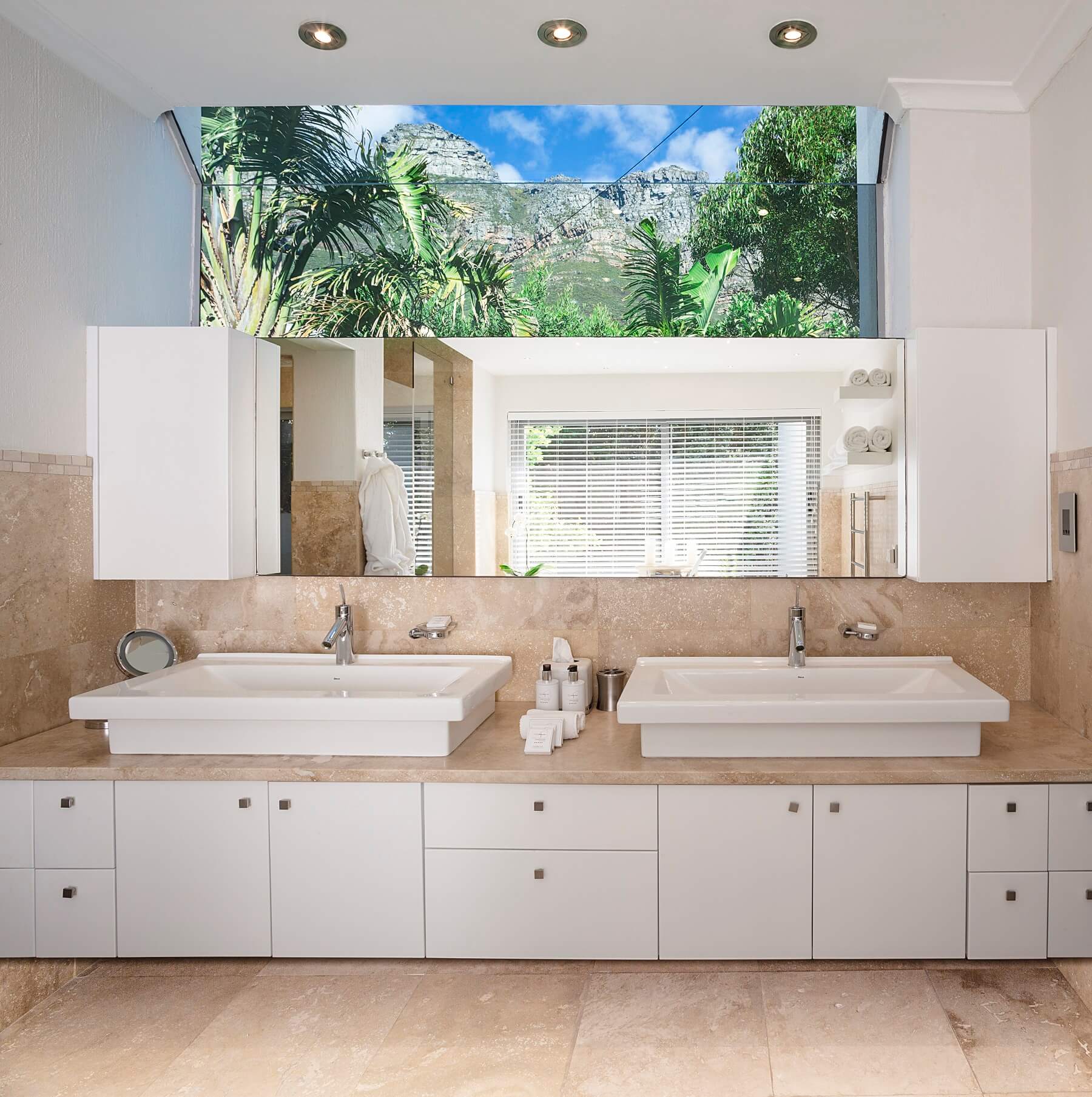 Rates - Hollywood Mansion